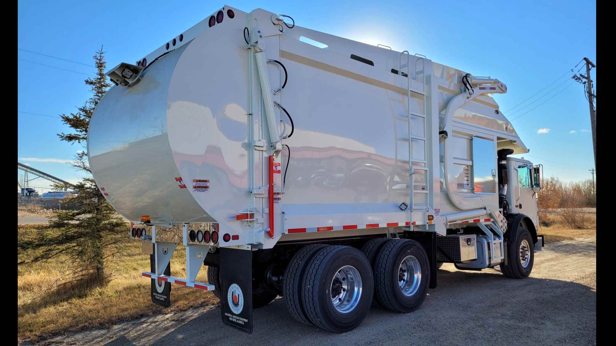 UHE-RD: 40 YARD LIGHTWEIGHT FRONT END LOADER