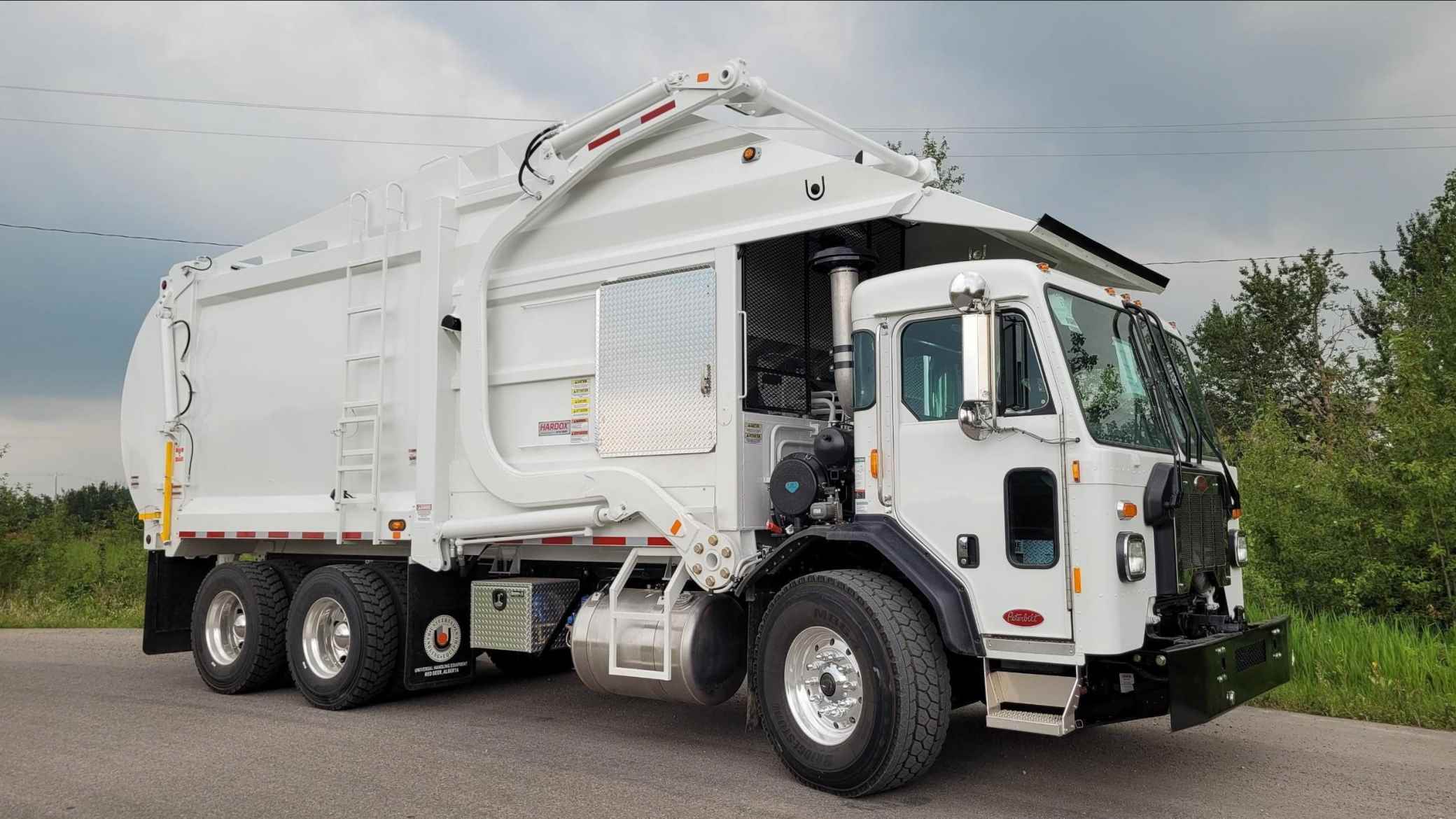 UHE-RD: 40 YARD LIGHTWEIGHT FRONT END LOADER